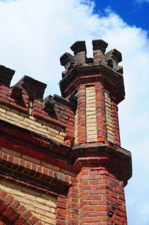 Raudonų plytų architektūra LYDUOKIŲ DVARE - Vintažo Ženklai